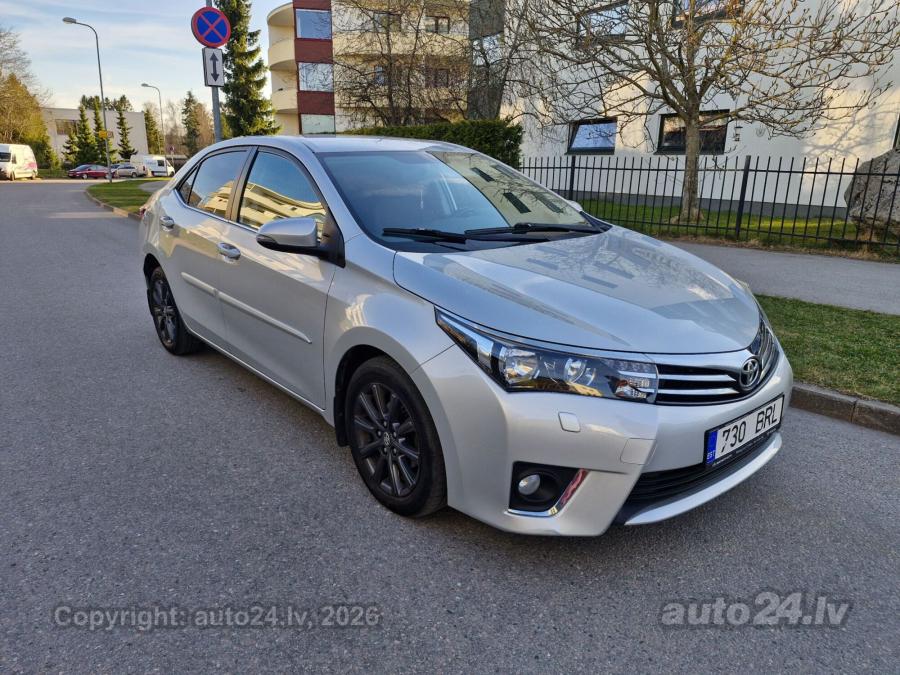 Grey Toyota Corolla 2016 in Tallinn, with an engine capacity of 1.60 L and mileage of 120 thousand km for 11200 €, photo 7 on AUTOMOTO.COM.LV