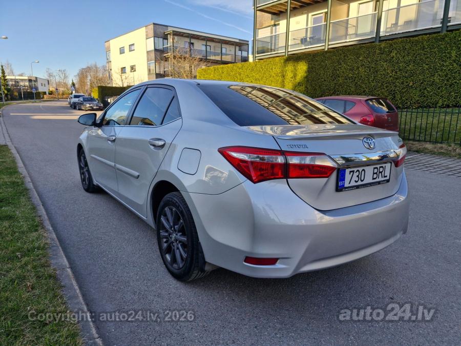 Grey Toyota Corolla 2016 in Tallinn, with an engine capacity of 1.60 L and mileage of 120 thousand km for 11200 €, photo 8 on AUTOMOTO.COM.LV