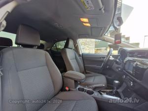 Grey Toyota Corolla 2016 in Tallinn, with an engine capacity of 1.60 L and mileage of 120 thousand km for 11200 €, photo 19 on AUTOMOTO.COM.LV