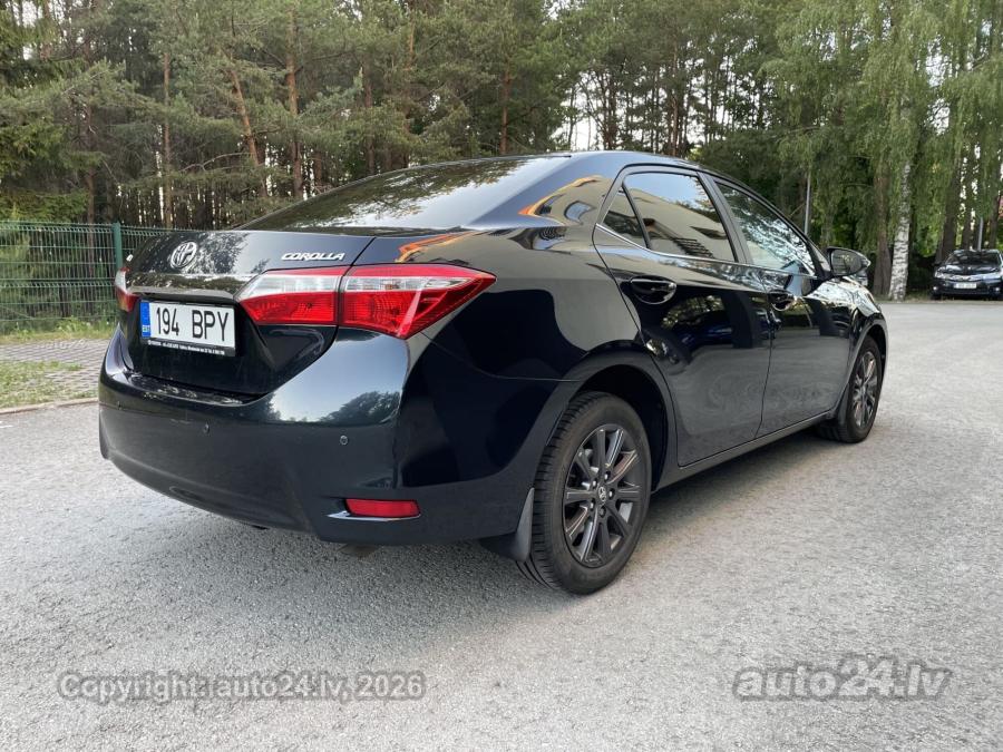Grey Toyota Corolla 2016 in Tallinn, with an engine capacity of 1.60 L and mileage of 137 thousand km for 11500 €, photo 5 on AUTOMOTO.COM.LV