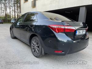 Grey Toyota Corolla 2016 in Tallinn, with an engine capacity of 1.60 L and mileage of 137 thousand km for 11500 €, photo 6 on AUTOMOTO.COM.LV