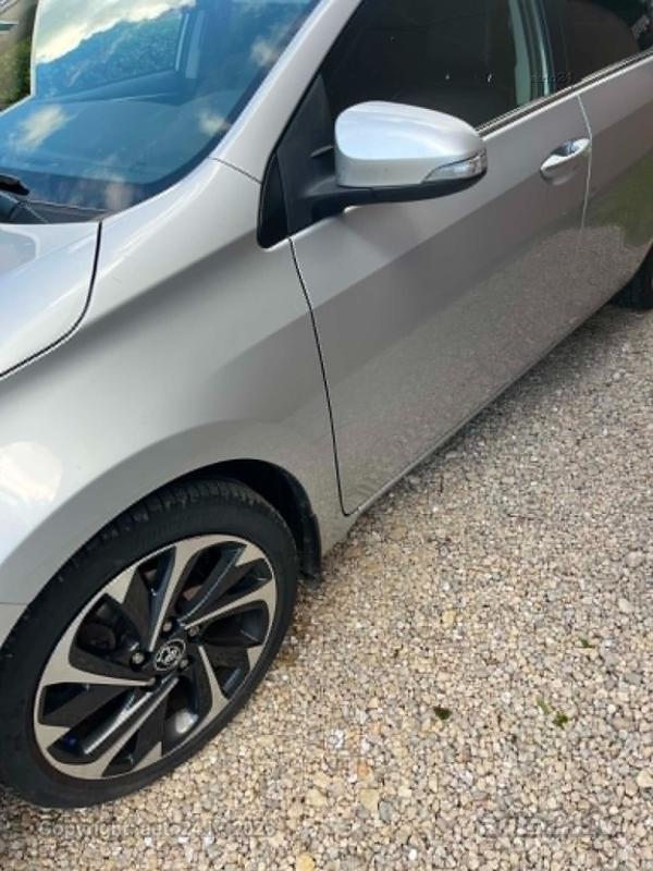 Grey Toyota Corolla 2016 in Tallinn, with an engine capacity of 1.60 L and mileage of 112 thousand km for 10500 €, photo 2 on AUTOMOTO.COM.LV