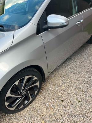 Pelēks Toyota Corolla 2016 Tallina, ar dzinēja tilpumu 1.60 L un nobraukumu 112 tūkst. km par 10500 €, foto 3 vietnē AUTOMOTO.COM.LV