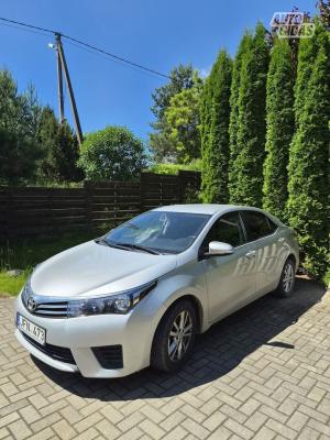 Grey Toyota Corolla 2016 in Vilnius, with an engine capacity of 1.60 L and mileage of 139 thousand km for 10000 €, photo  on AUTOMOTO.COM.LV