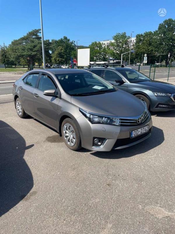 Grey Toyota Corolla 2016 in Vilnius, with an engine capacity of 1.60 L and mileage of 235 thousand km for 5700 €, photo 6 on AUTOMOTO.COM.LV