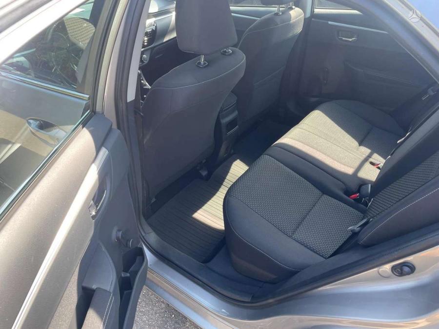 Grey Toyota Corolla 2016 in Vilnius, with an engine capacity of 1.60 L and mileage of 235 thousand km for 5700 €, photo 12 on AUTOMOTO.COM.LV