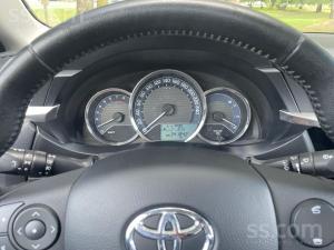 Pelēks Toyota Corolla 2016 Rīga, ar dzinēja tilpumu 1.60 L un nobraukumu 341 tūkst. km par 5390 €, foto 5 vietnē AUTOMOTO.COM.LV