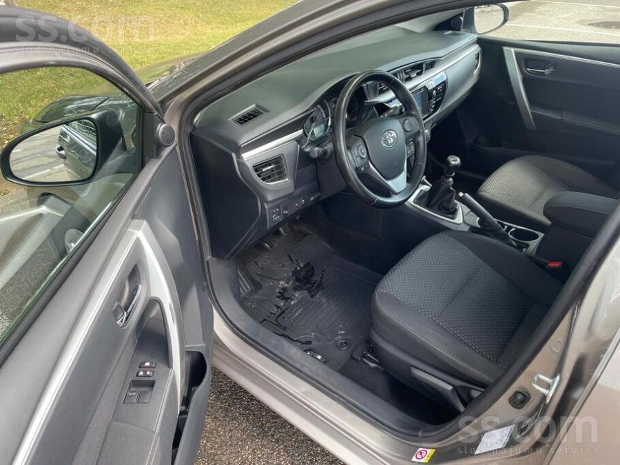 Pelēks Toyota Corolla 2016 Rīga, ar dzinēja tilpumu 1.60 L un nobraukumu 341 tūkst. km par 5390 €, foto 8 vietnē AUTOMOTO.COM.LV