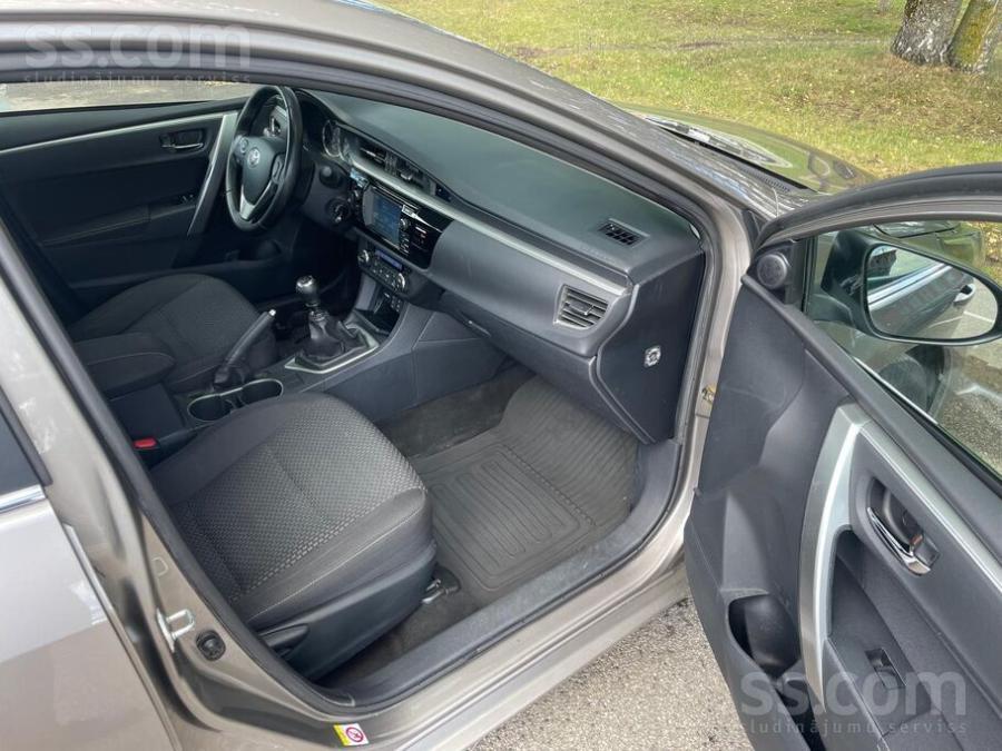 Pelēks Toyota Corolla 2016 Rīga, ar dzinēja tilpumu 1.60 L un nobraukumu 341 tūkst. km par 5390 €, foto 13 vietnē AUTOMOTO.COM.LV