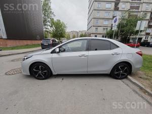 Pelēks Toyota Corolla 2016 Rīga, ar dzinēja tilpumu 1.60 L un nobraukumu 115 tūkst. km par 8500 €, foto 3 vietnē AUTOMOTO.COM.LV