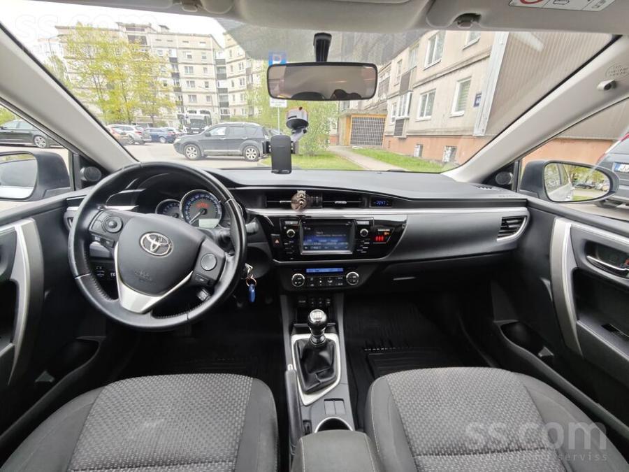 Pelēks Toyota Corolla 2016 Rīga, ar dzinēja tilpumu 1.60 L un nobraukumu 115 tūkst. km par 8500 €, foto 6 vietnē AUTOMOTO.COM.LV