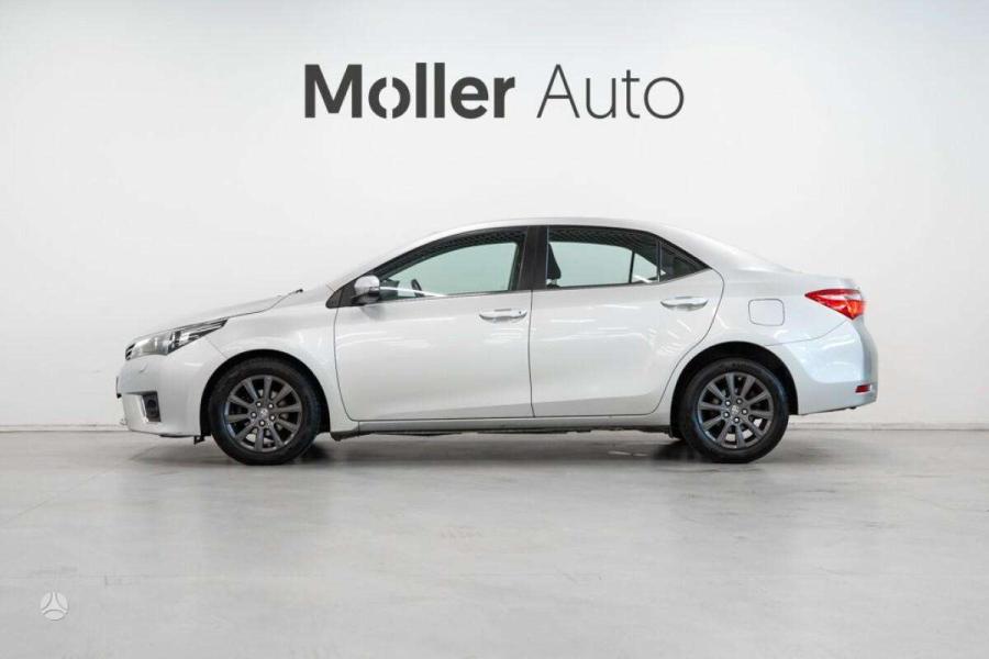 Pelēks Toyota Corolla 2016 Viļņa, ar dzinēja tilpumu 1.60 L un nobraukumu 143 tūkst. km par 10500 €, foto 3 vietnē AUTOMOTO.COM.LV