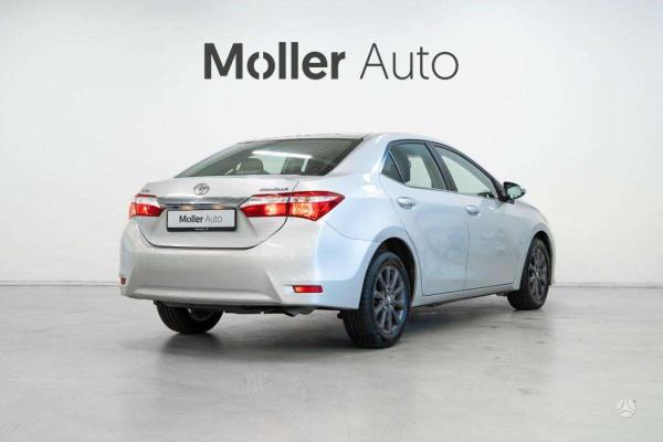 Pelēks Toyota Corolla 2016 Viļņa, ar dzinēja tilpumu 1.60 L un nobraukumu 143 tūkst. km par 10500 €, foto 3 vietnē AUTOMOTO.COM.LV