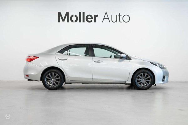 Pelēks Toyota Corolla 2016 Viļņa, ar dzinēja tilpumu 1.60 L un nobraukumu 143 tūkst. km par 10500 €, foto 4 vietnē AUTOMOTO.COM.LV