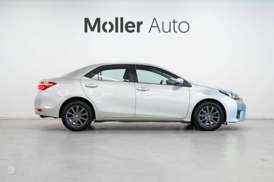 Pelēks Toyota Corolla 2016 Viļņa, ar dzinēja tilpumu 1.60 L un nobraukumu 143 tūkst. km par 10500 €, foto 5 vietnē AUTOMOTO.COM.LV