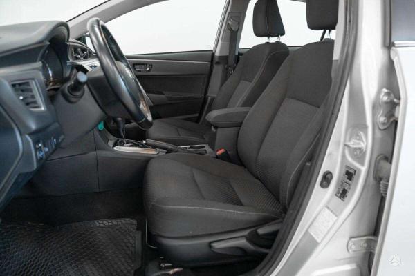 Pelēks Toyota Corolla 2016 Viļņa, ar dzinēja tilpumu 1.60 L un nobraukumu 143 tūkst. km par 10500 €, foto 7 vietnē AUTOMOTO.COM.LV
