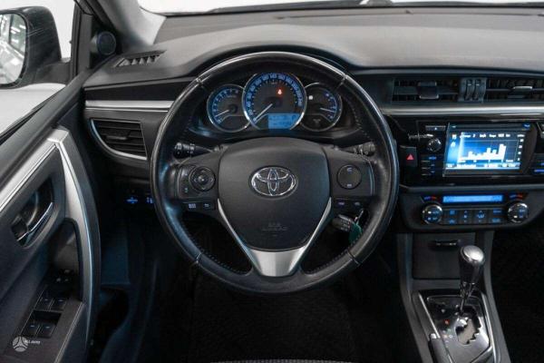 Pelēks Toyota Corolla 2016 Viļņa, ar dzinēja tilpumu 1.60 L un nobraukumu 143 tūkst. km par 10500 €, foto 9 vietnē AUTOMOTO.COM.LV