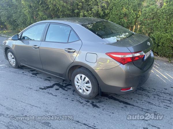 Pelēks Toyota Corolla 2016 Tallina, ar dzinēja tilpumu 1.30 L un nobraukumu 85 tūkst. km par 10900 €, foto 3 vietnē AUTOMOTO.COM.LV