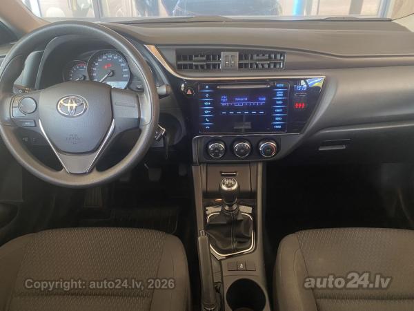Pelēks Toyota Corolla 2016 Tallina, ar dzinēja tilpumu 1.30 L un nobraukumu 85 tūkst. km par 10900 €, foto 4 vietnē AUTOMOTO.COM.LV