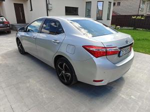 Grey Toyota Corolla 2016 in Siauliai, with an engine capacity of 1.60 L and mileage of 115 thousand km for 9900 €, photo 5 on AUTOMOTO.COM.LV