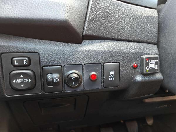Grey Toyota Corolla 2016 in Siauliai, with an engine capacity of 1.60 L and mileage of 115 thousand km for 9900 €, photo 8 on AUTOMOTO.COM.LV