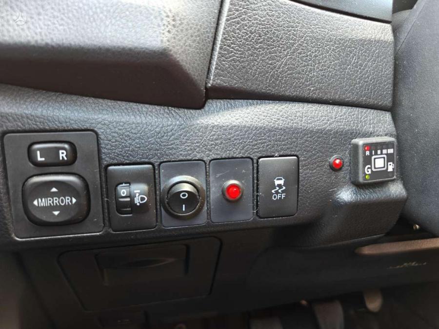 Grey Toyota Corolla 2016 in Siauliai, with an engine capacity of 1.60 L and mileage of 115 thousand km for 9900 €, photo 9 on AUTOMOTO.COM.LV