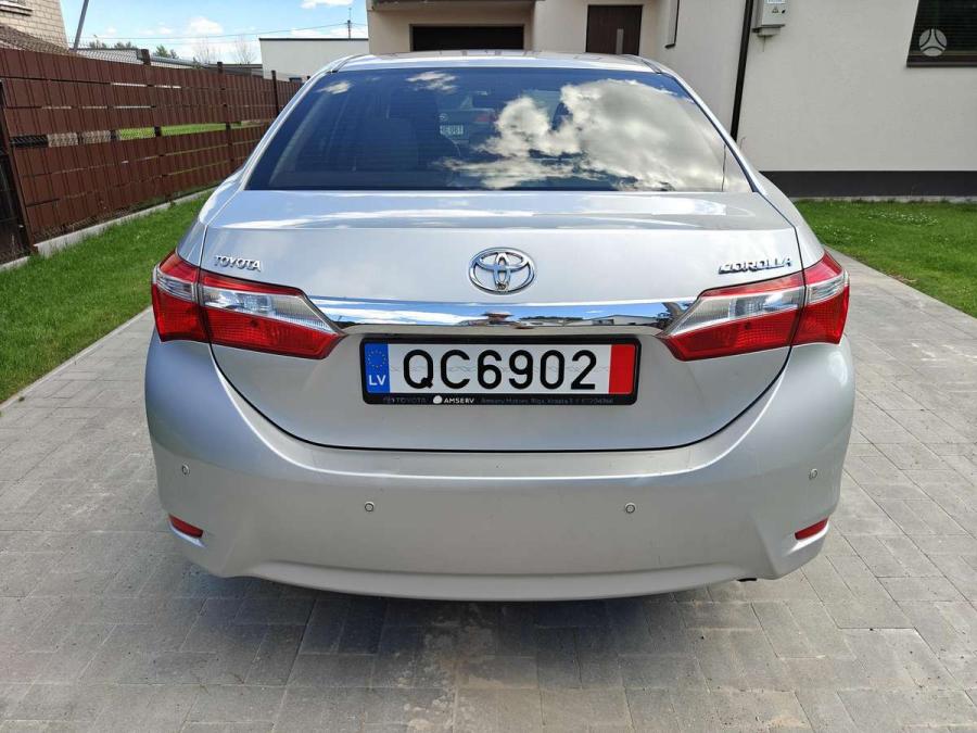 Grey Toyota Corolla 2016 in Siauliai, with an engine capacity of 1.60 L and mileage of 115 thousand km for 9900 €, photo 15 on AUTOMOTO.COM.LV