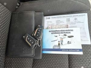 Grey Toyota Corolla 2016 in Siauliai, with an engine capacity of 1.60 L and mileage of 115 thousand km for 9900 €, photo 17 on AUTOMOTO.COM.LV