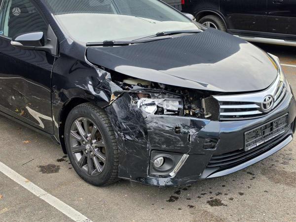 Pelēks Toyota Corolla 2016 Kauņa, ar dzinēja tilpumu 1.60 L un nobraukumu 183 tūkst. km par 4700 €, foto 9 vietnē AUTOMOTO.COM.LV