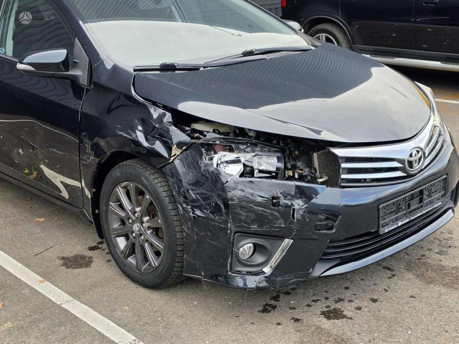 Pelēks Toyota Corolla 2016 Kauņa, ar dzinēja tilpumu 1.60 L un nobraukumu 183 tūkst. km par 4700 €, foto 10 vietnē AUTOMOTO.COM.LV
