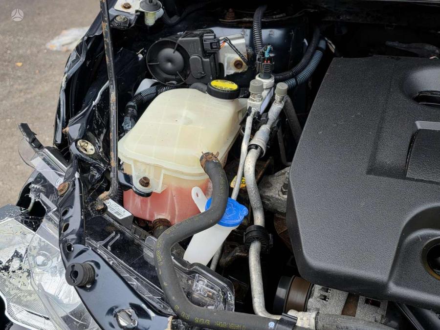 Pelēks Toyota Corolla 2016 Kauņa, ar dzinēja tilpumu 1.60 L un nobraukumu 183 tūkst. km par 4700 €, foto 16 vietnē AUTOMOTO.COM.LV