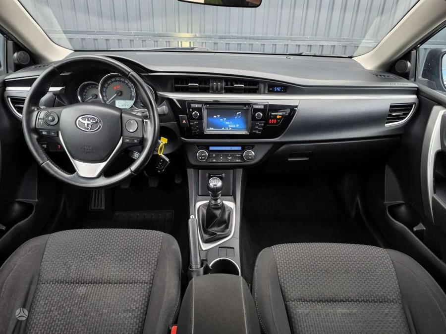 Pelēks Toyota Corolla 2016 Kauņa, ar dzinēja tilpumu 1.60 L un nobraukumu 183 tūkst. km par 4700 €, foto 18 vietnē AUTOMOTO.COM.LV