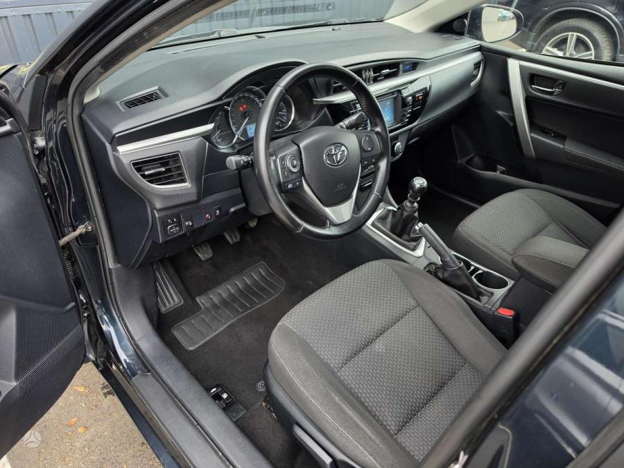 Pelēks Toyota Corolla 2016 Kauņa, ar dzinēja tilpumu 1.60 L un nobraukumu 183 tūkst. km par 4700 €, foto 19 vietnē AUTOMOTO.COM.LV