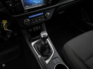 Pelēks Toyota Corolla 2016 Kauņa, ar dzinēja tilpumu 1.60 L un nobraukumu 183 tūkst. km par 4700 €, foto 32 vietnē AUTOMOTO.COM.LV