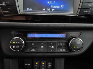 Pelēks Toyota Corolla 2016 Kauņa, ar dzinēja tilpumu 1.60 L un nobraukumu 183 tūkst. km par 4700 €, foto 33 vietnē AUTOMOTO.COM.LV