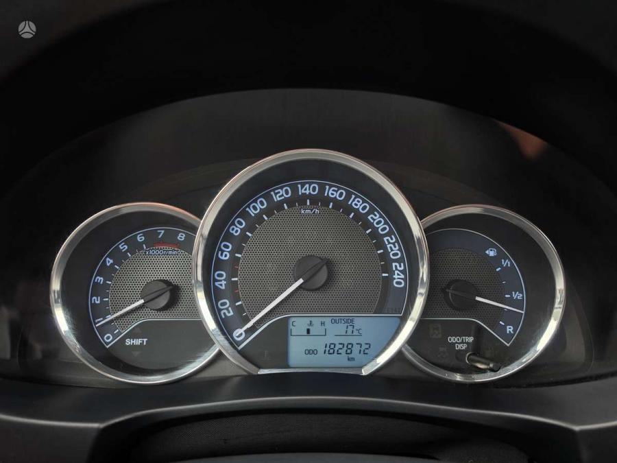 Pelēks Toyota Corolla 2016 Kauņa, ar dzinēja tilpumu 1.60 L un nobraukumu 183 tūkst. km par 4700 €, foto 37 vietnē AUTOMOTO.COM.LV
