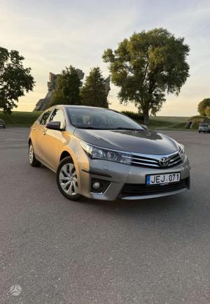 Grey Toyota Corolla 2016 in Kaunas, with an engine capacity of 1.60 L and mileage of 109 thousand km for 9600 €, photo  on AUTOMOTO.COM.LV