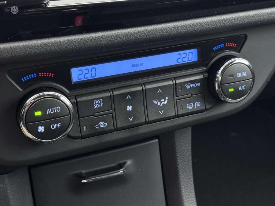 Grey Toyota Corolla 2016 in Vilnius, with an engine capacity of 1.60 L and mileage of 92 thousand km for 10450 €, photo 21 on AUTOMOTO.COM.LV