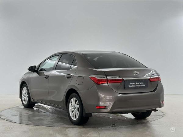 Grey Toyota Corolla 2017 in Vilnius, with an engine capacity of 1.60 L and mileage of 139 thousand km for 10900 €, photo 7 on AUTOMOTO.COM.LV