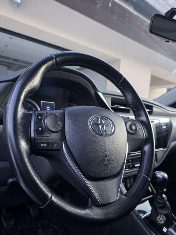 Pelēks Toyota Corolla 2017 Utena, ar dzinēja tilpumu 1.60 L un nobraukumu 224 tūkst. km par 8300 €, foto 11 vietnē AUTOMOTO.COM.LV