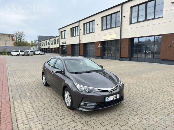 Pelēks Toyota Corolla 2017 Rīga, ar dzinēja tilpumu 1.60 L un nobraukumu 160 tūkst. km par 10550 €, foto 7 vietnē AUTOMOTO.COM.LV