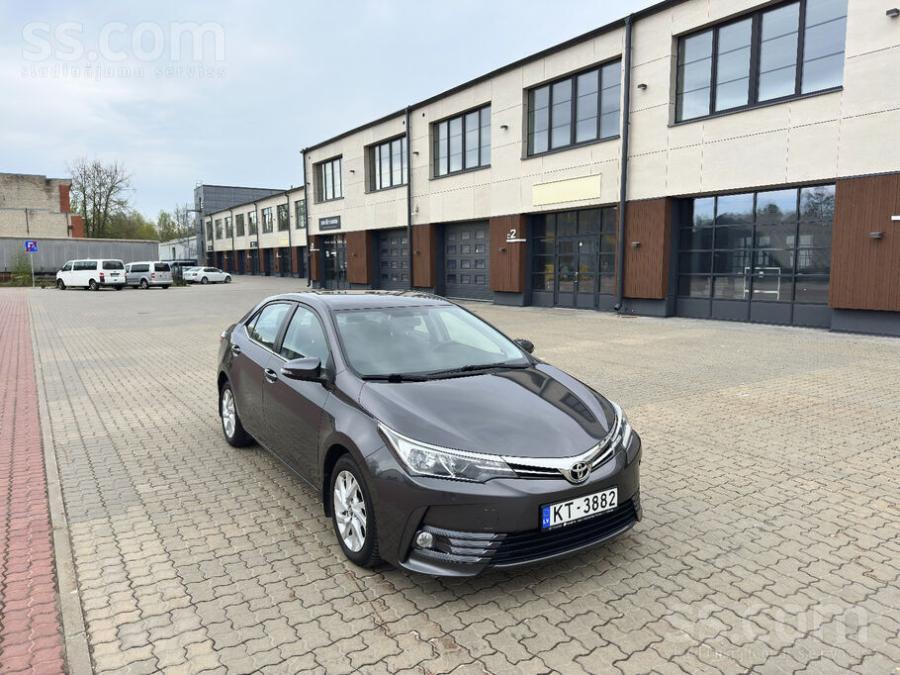Pelēks Toyota Corolla 2017 Rīga, ar dzinēja tilpumu 1.60 L un nobraukumu 160 tūkst. km par 10550 €, foto 8 vietnē AUTOMOTO.COM.LV