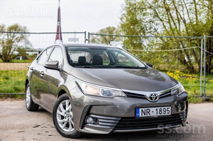 Pelēks Toyota Corolla 2017 Rīga, ar dzinēja tilpumu 1.40 L un nobraukumu 248 tūkst. km par 8990 €, foto 3 vietnē AUTOMOTO.COM.LV