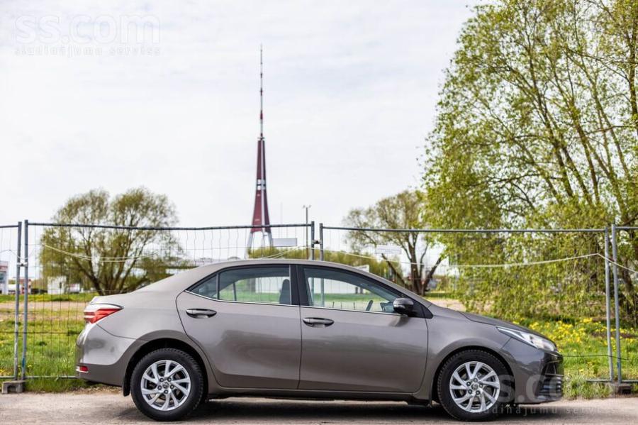 Pelēks Toyota Corolla 2017 Rīga, ar dzinēja tilpumu 1.40 L un nobraukumu 248 tūkst. km par 8990 €, foto 6 vietnē AUTOMOTO.COM.LV