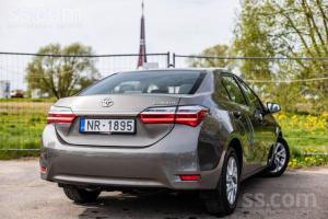 Pelēks Toyota Corolla 2017 Rīga, ar dzinēja tilpumu 1.40 L un nobraukumu 248 tūkst. km par 8990 €, foto 7 vietnē AUTOMOTO.COM.LV