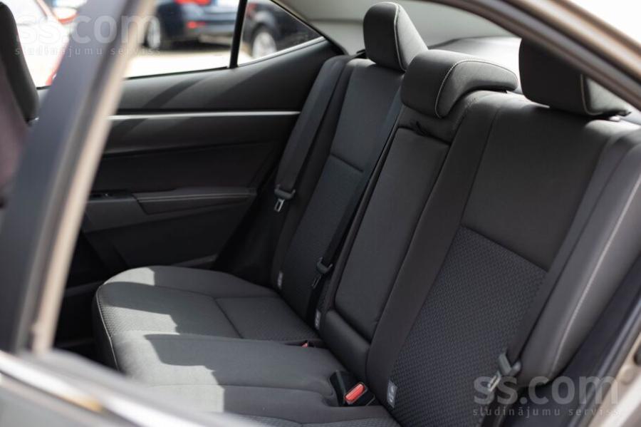 Pelēks Toyota Corolla 2017 Rīga, ar dzinēja tilpumu 1.40 L un nobraukumu 248 tūkst. km par 8990 €, foto 11 vietnē AUTOMOTO.COM.LV
