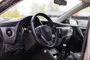 Pelēks Toyota Corolla 2017 Rīga, ar dzinēja tilpumu 1.40 L un nobraukumu 248 tūkst. km par 8990 €, foto 13 vietnē AUTOMOTO.COM.LV