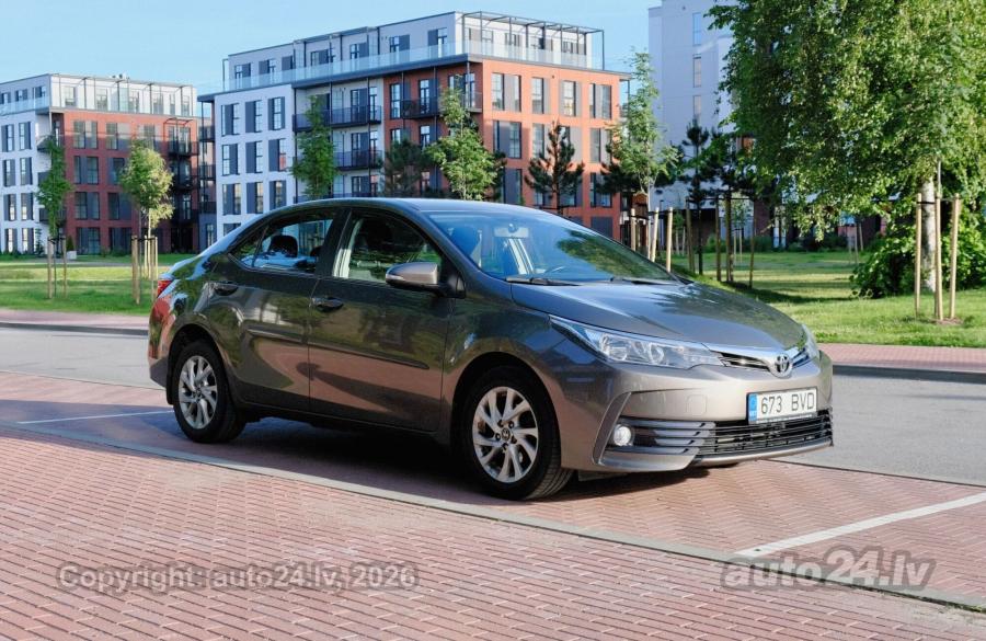 Pelēks Toyota Corolla 2017 Tallina, ar dzinēja tilpumu 1.60 L un nobraukumu 83 tūkst. km par 13399 €, foto 1 vietnē AUTOMOTO.COM.LV