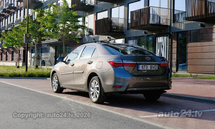 Pelēks Toyota Corolla 2017 Tallina, ar dzinēja tilpumu 1.60 L un nobraukumu 83 tūkst. km par 13399 €, foto 3 vietnē AUTOMOTO.COM.LV