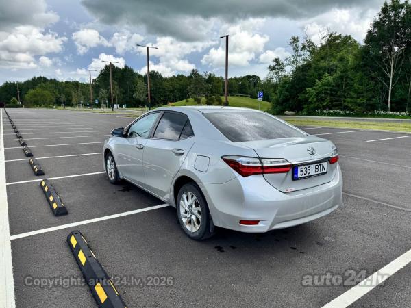 Pelēks Toyota Corolla 2017 Tallina, ar dzinēja tilpumu 1.60 L un nobraukumu 197 tūkst. km par 13000 €, foto 4 vietnē AUTOMOTO.COM.LV